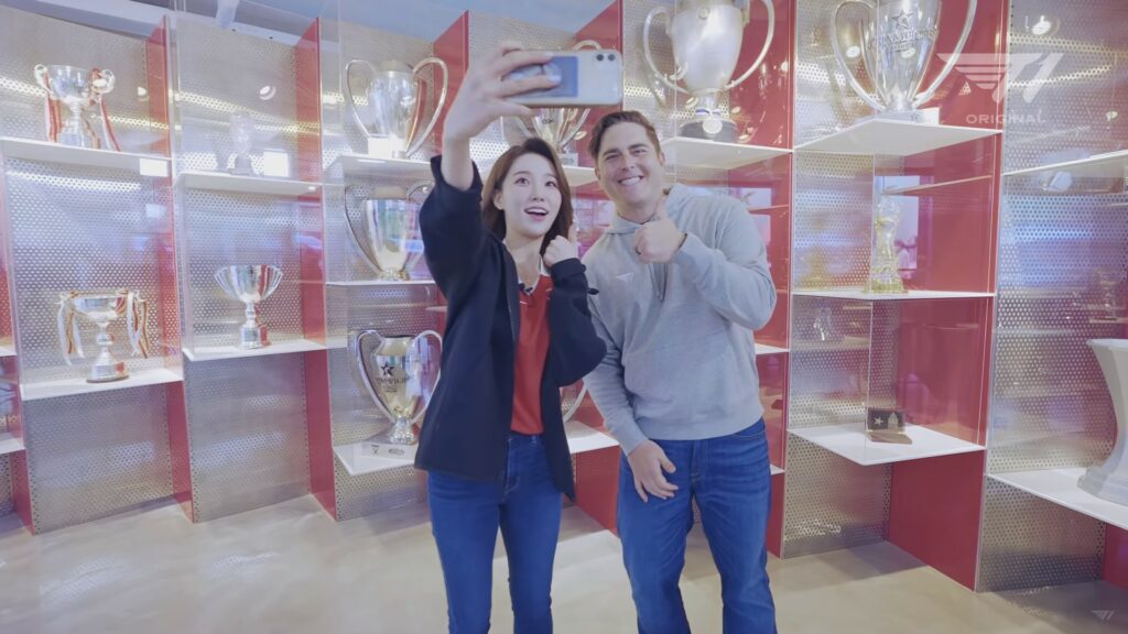 The new T1 gaming facility lets you take selfies with Faker | ONE Esports