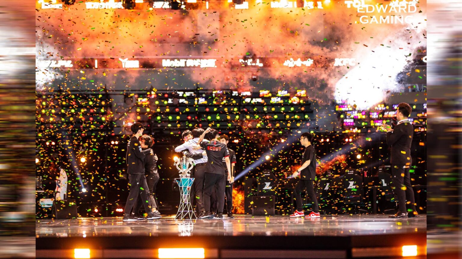 More than 340,000 fans tuned in live to watch the 2021 LPL Summer final | ONE Esports