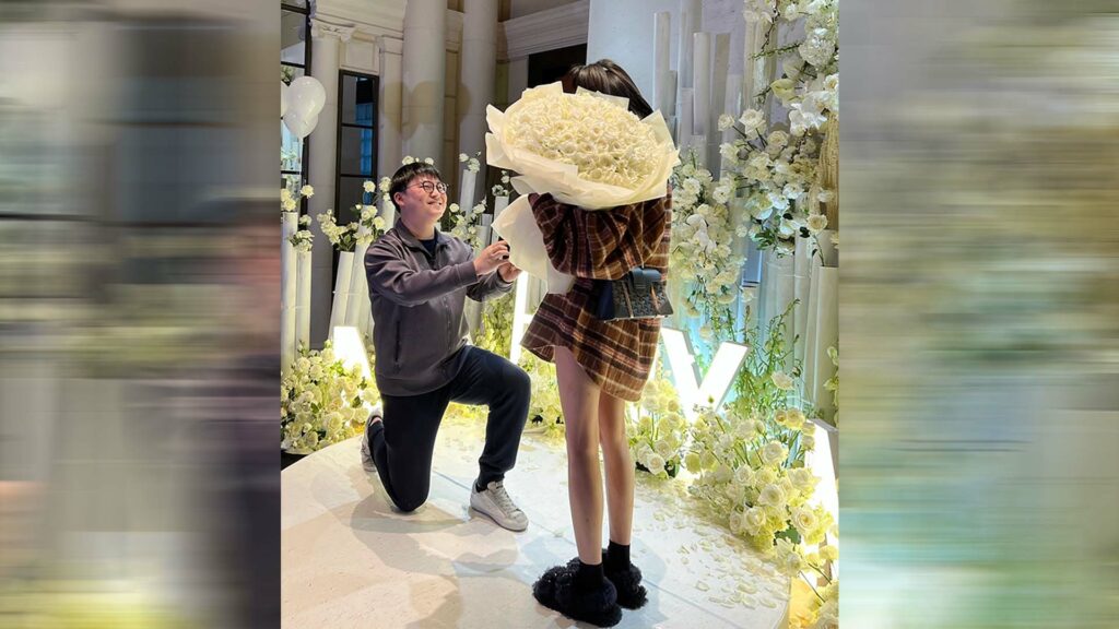 Uzi romantically proposes to longtime girlfriend with US$15,000 ring | ONE Esports