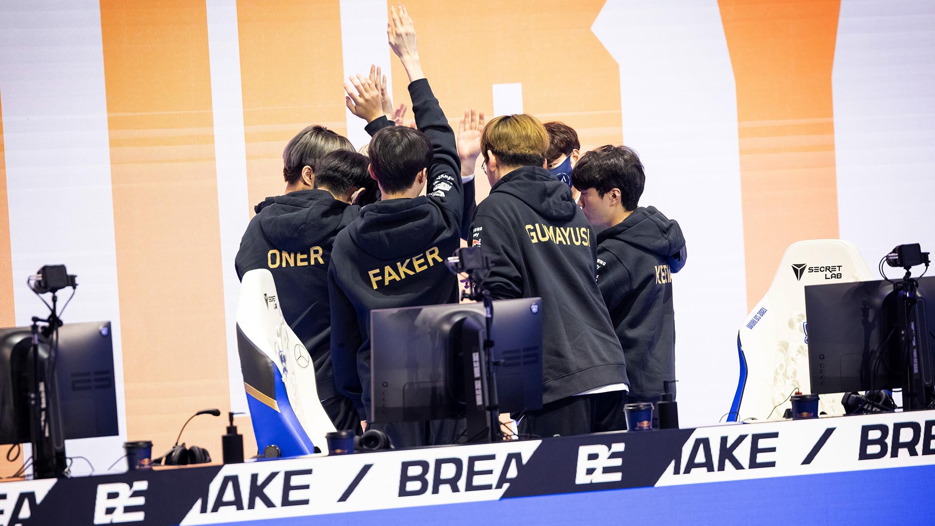 Head coach Stardust: 'T1 is at least third place here at Worlds 2021 ...