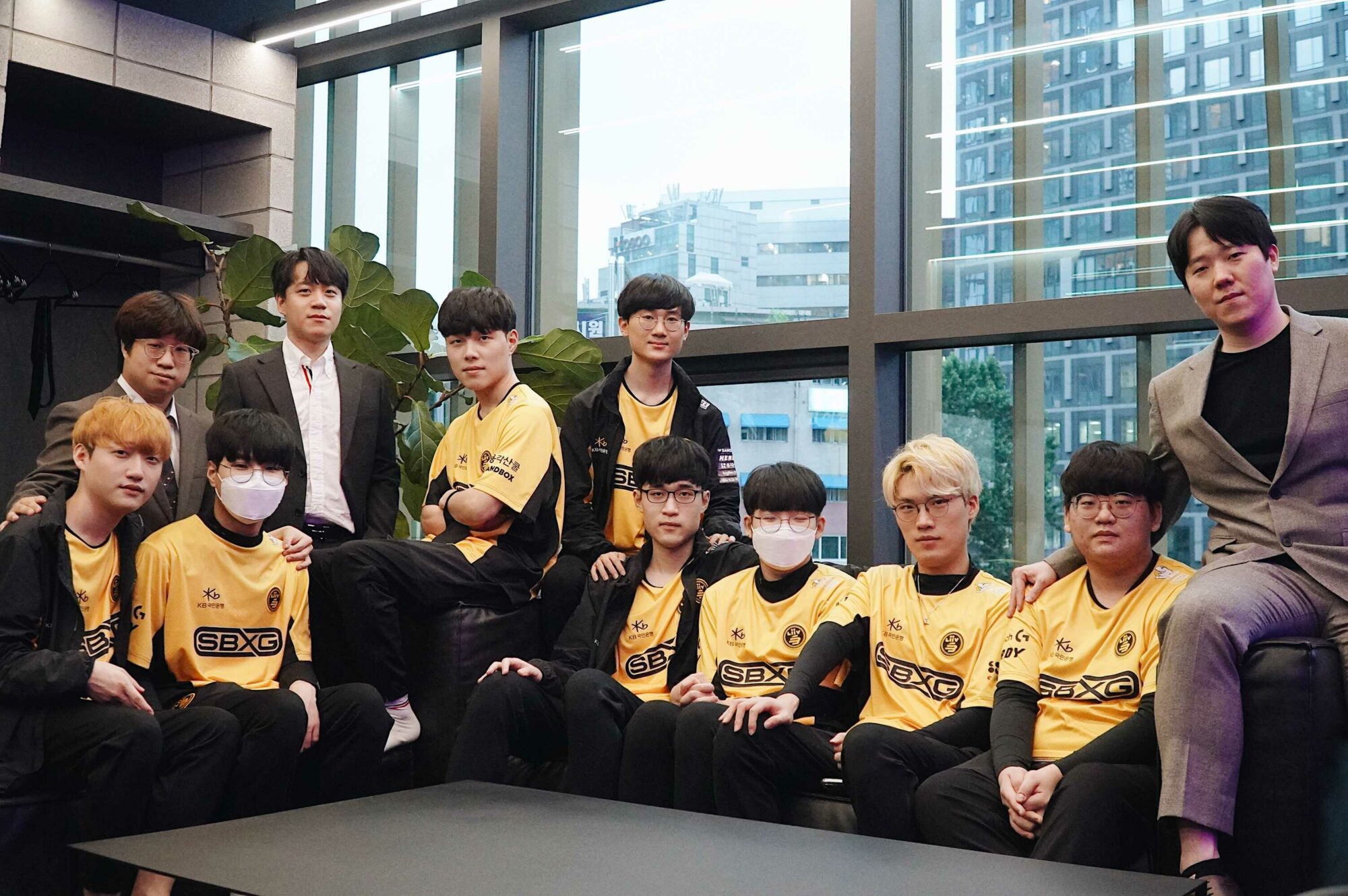 2021 LCK offseason roster change tracker: Players, coaches, and ...