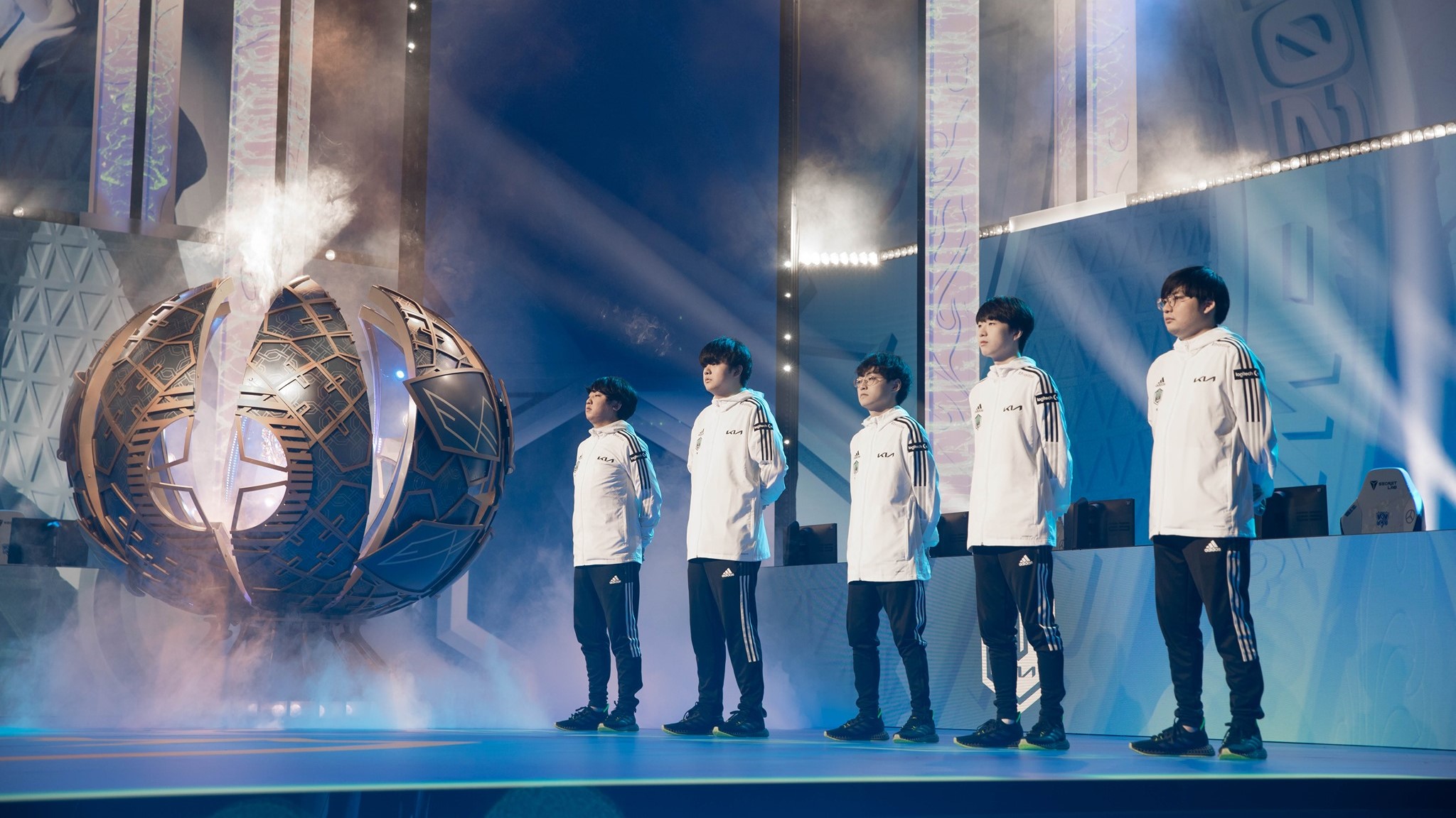 2021 LCK offseason roster change tracker: Players, coaches, and ...