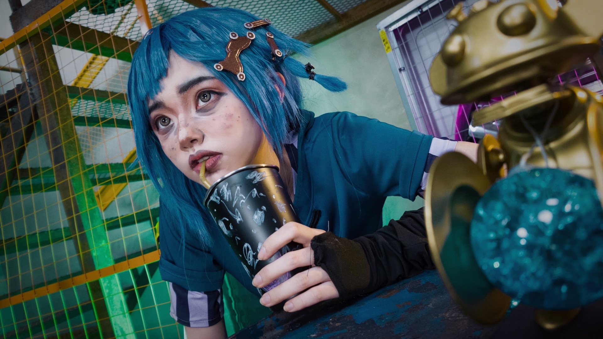 SeeU's Powder cosplay looks straight out of the Arcane anime | ONE Esports