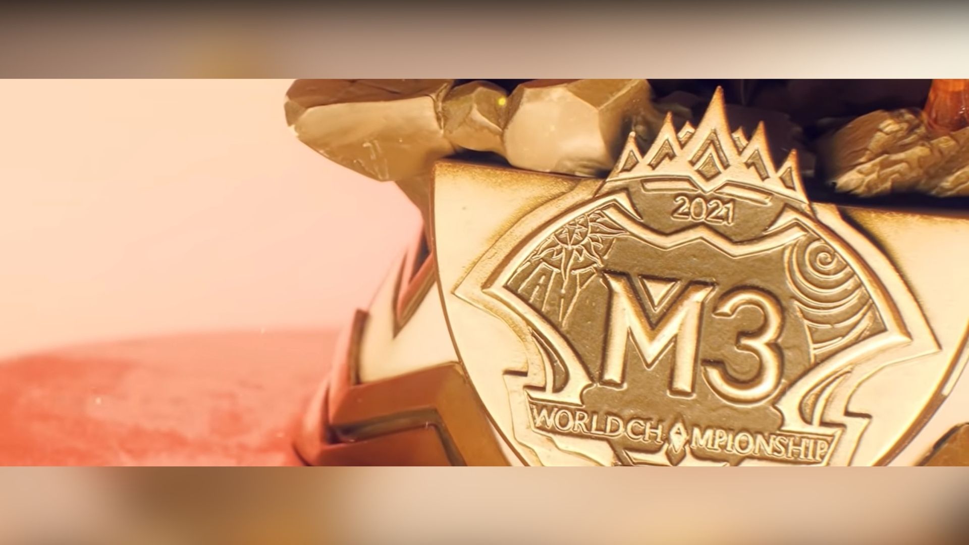 How to get the M3 World Championship exclusive Roger model figure | ONE ...