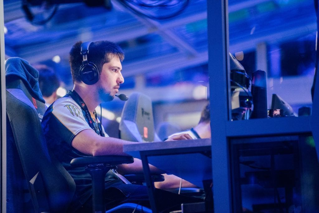 Alliance signs w33, symetricaL, CTOMAHEH1 to complete roster | ONE Esports
