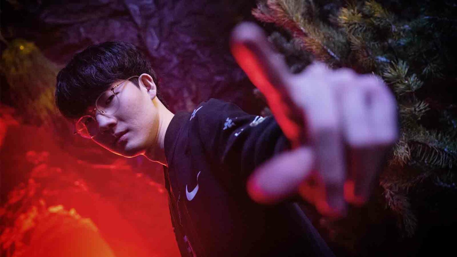 Viper points out what Edward Gaming needs to improve on as LPL playoffs near | ONE Esports