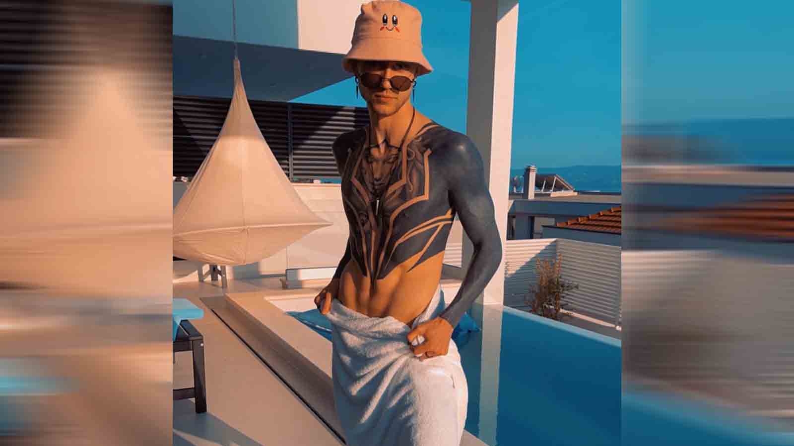 Rekkles' jaw-dropping full sleeve, chest, back, leg tattoos | ONE Esports