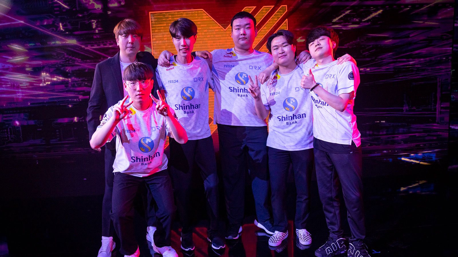 DRX Rb's crazy moves on Neon are straight out of Apex Legends | ONE Esports