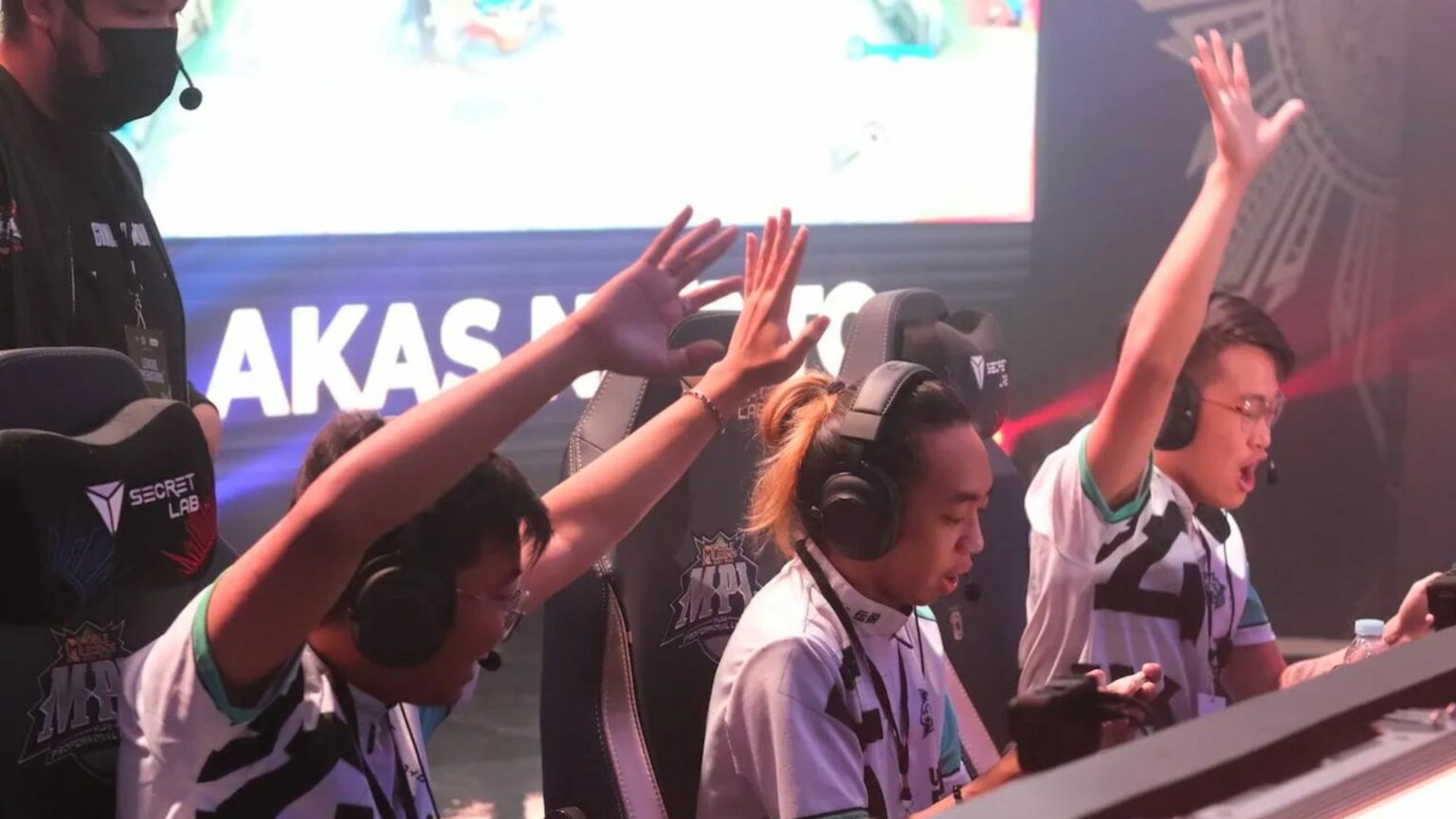 Nexplay EVOS Micophobia's backdoor play deserves recognition | ONE Esports