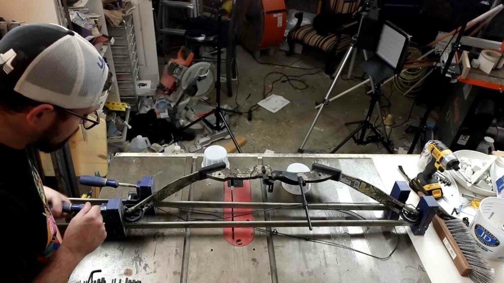 This Ganyu cosplay has a functioning Thundering Pulse bow | ONE Esports