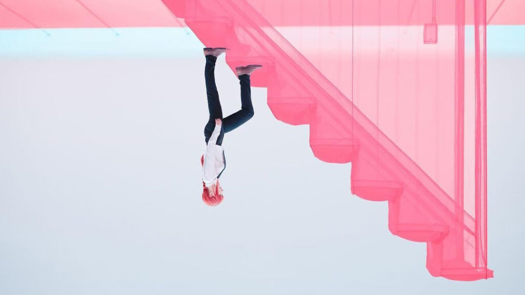 Knite's breathtaking Makima cosplay will rule your world | ONE Esports