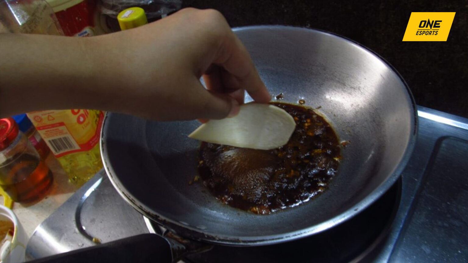 Hu Tao summoning rituals: I tried to cook Ghostly March dish | ONE Esports