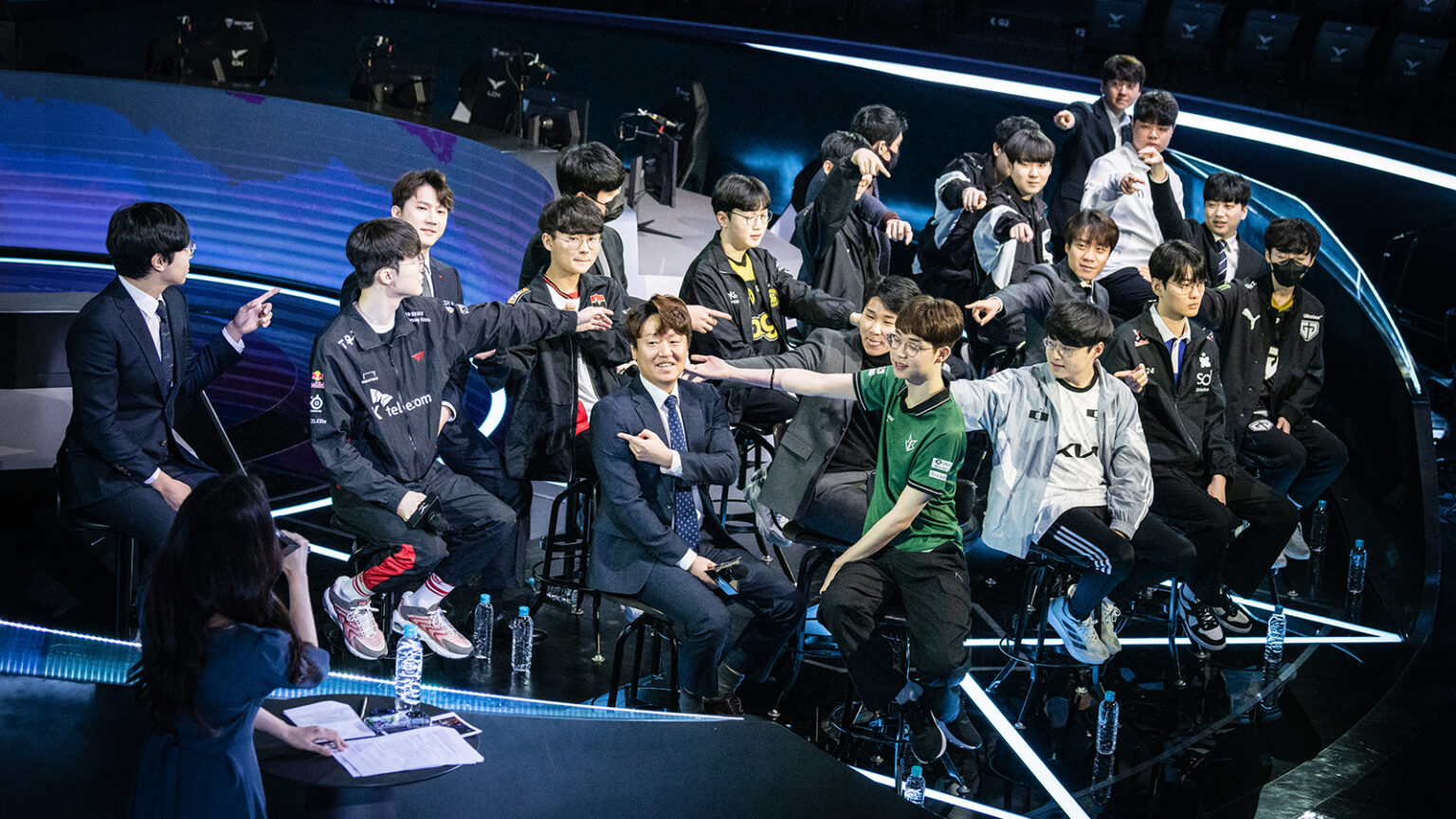 Winner of LCK Spring 2023? Teams pick Dplus KIA over T1 | ONE Esports Winner of LCK Spring 2023? Teams pick Dplus KIA over T1 | ONE Esports
