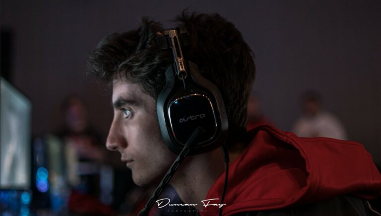 OpTic Ghosty shares strong ISO Hemlock loadout for ranked | ONE Esports