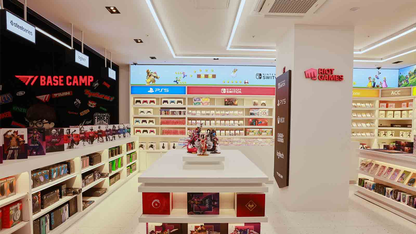 You must visit the T1 PC bang the next time you're in Seoul! | ONE Esports