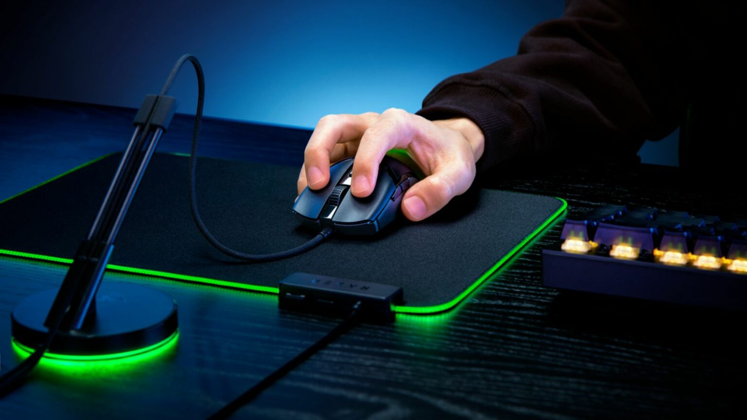 Razer Cobra is company's new symmetrical gaming mouse line | ONE Esports