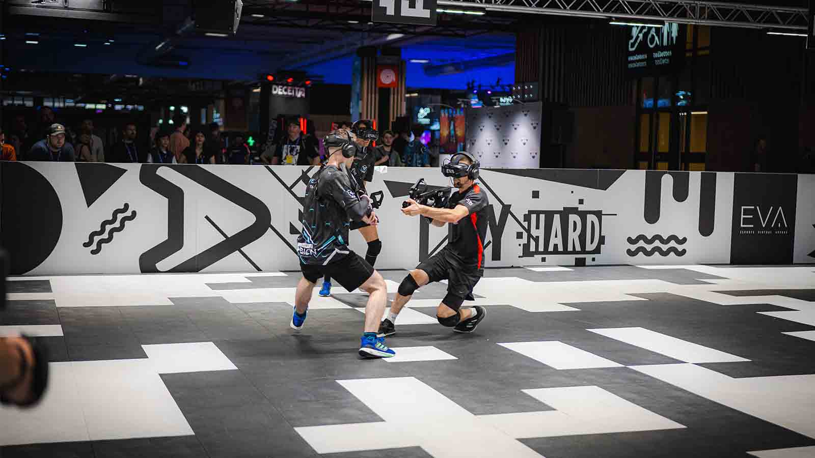 什么是EVA？您有机会在现实生活中与朋友一起玩 FPS