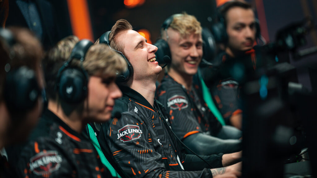 How Fnatic Humanoid uses pressure as a weapon against others | ONE Esports