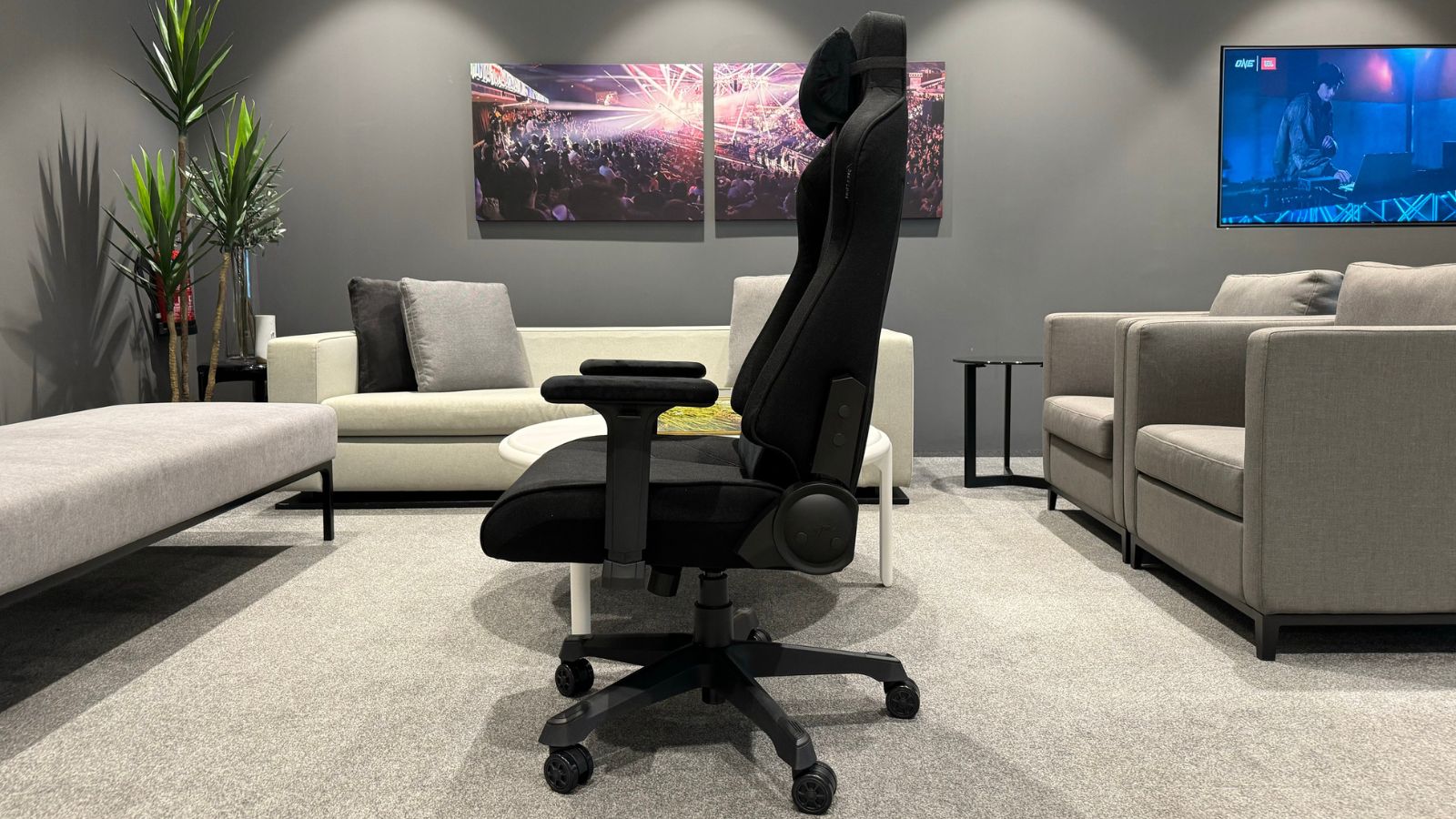 TTRacing Swift X Pro review: Is it worth your money? | ONE Esports