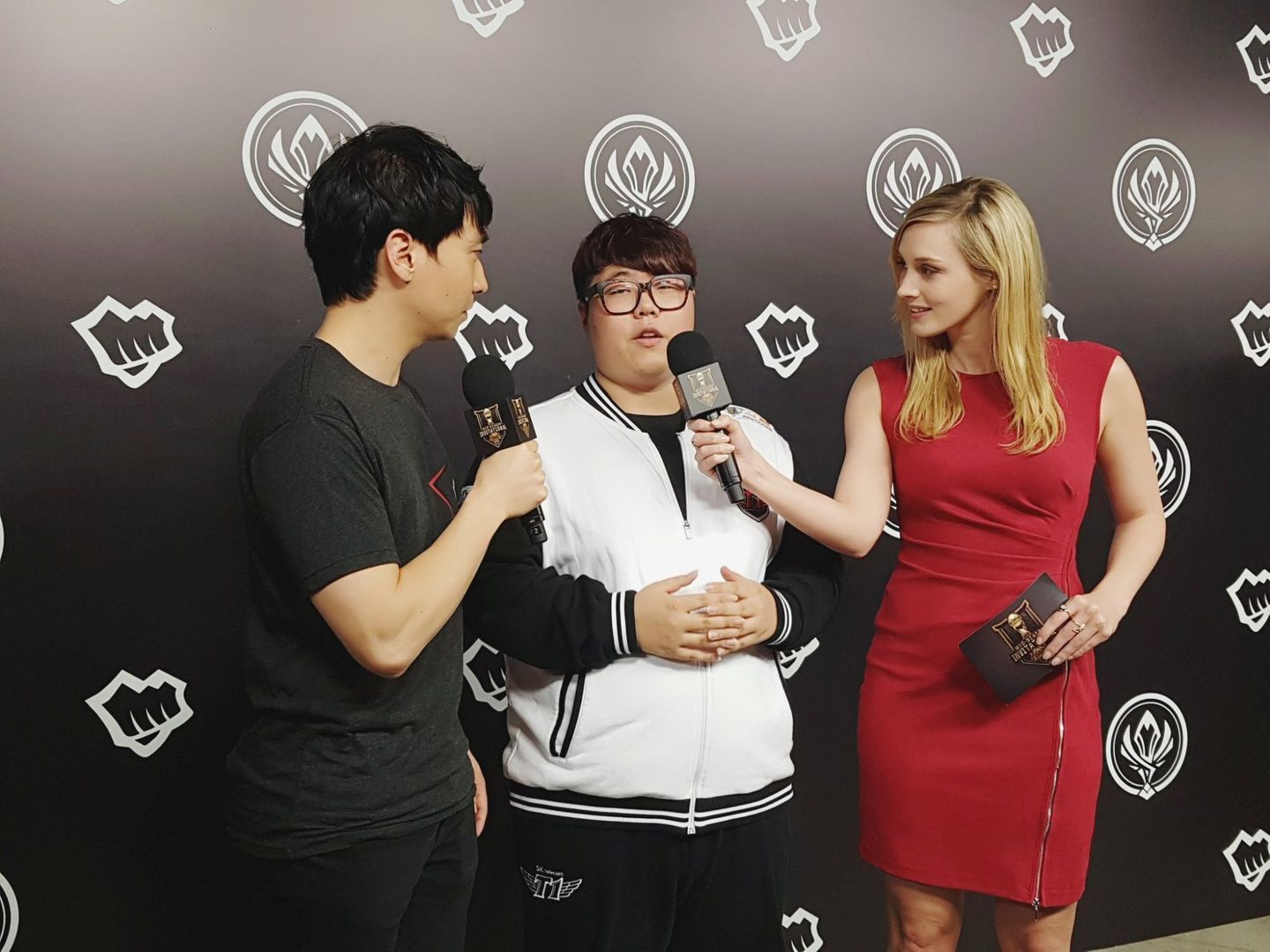 Top 10 League of Legends players ranked according to their total ...