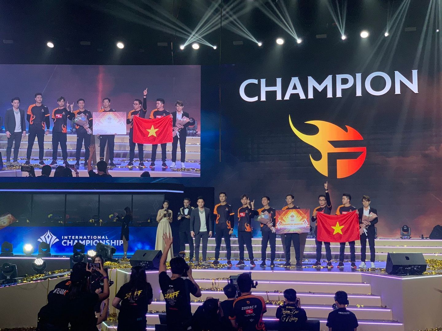 Team Flash wins the Arena of Valor International Championship 2019 ...