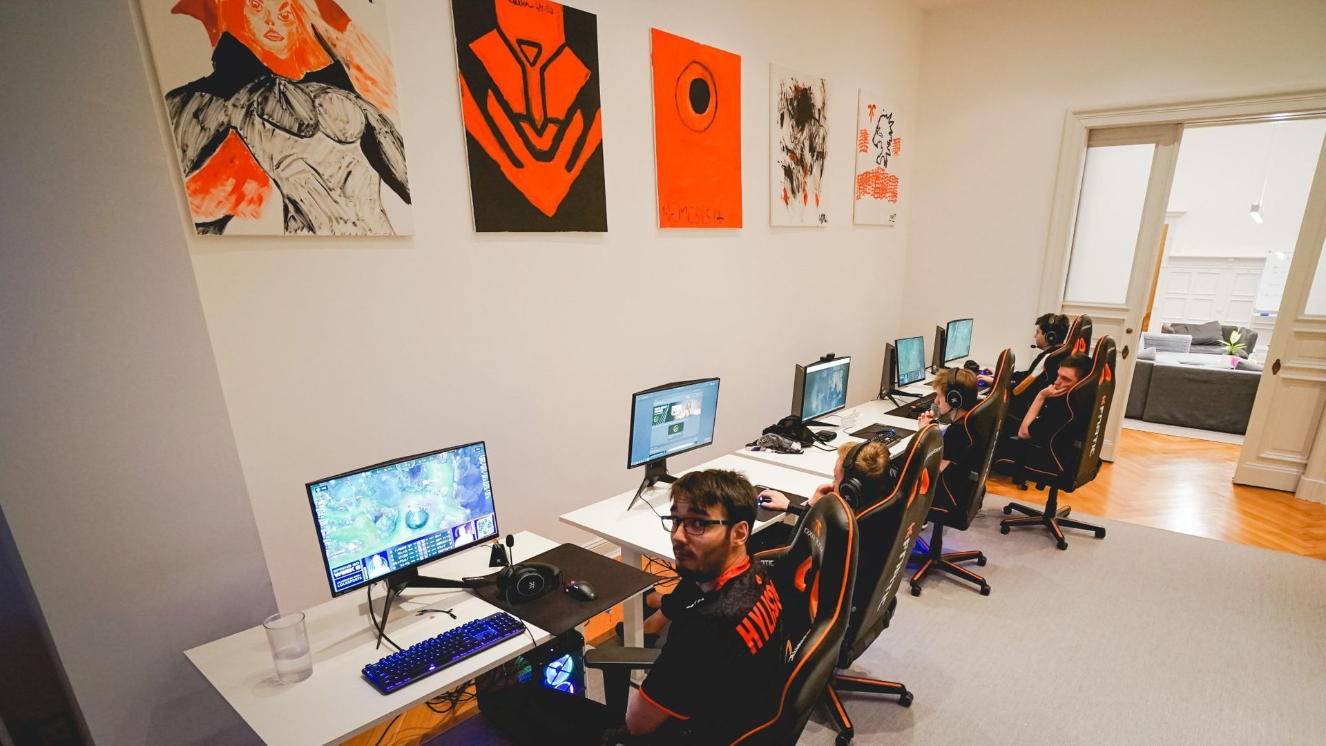 Fnatic end the game with a huge Ace against Rogue | ONE Esports