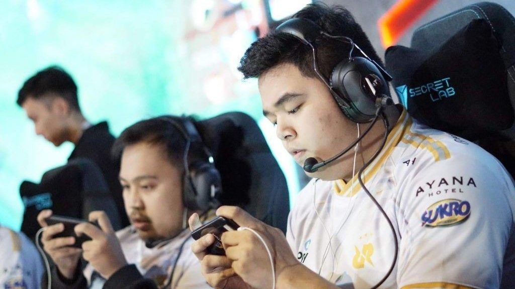 R7 milik RRQ Hoshi memainkan 16 hero berbeda yang luar biasa selama MPL ...